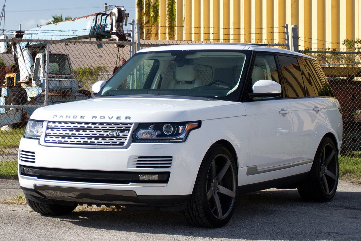 2013 Range Rover HSE Riding on Vossen's Concave 22-Inch Rims